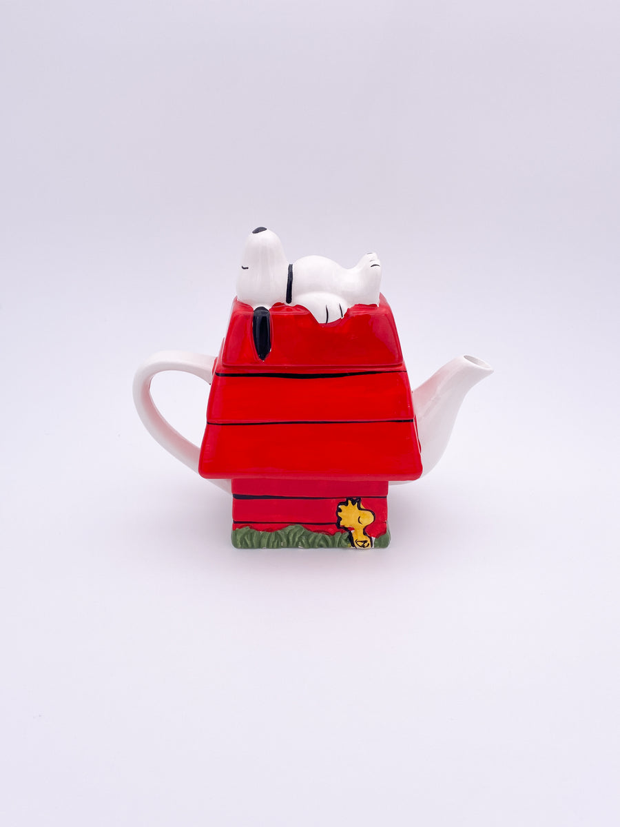 Snoopy Teapot – Objects Inanimate